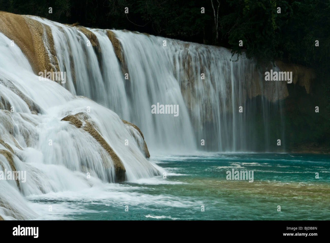 Aqua azul cascades hi-res stock photography and images - Alamy