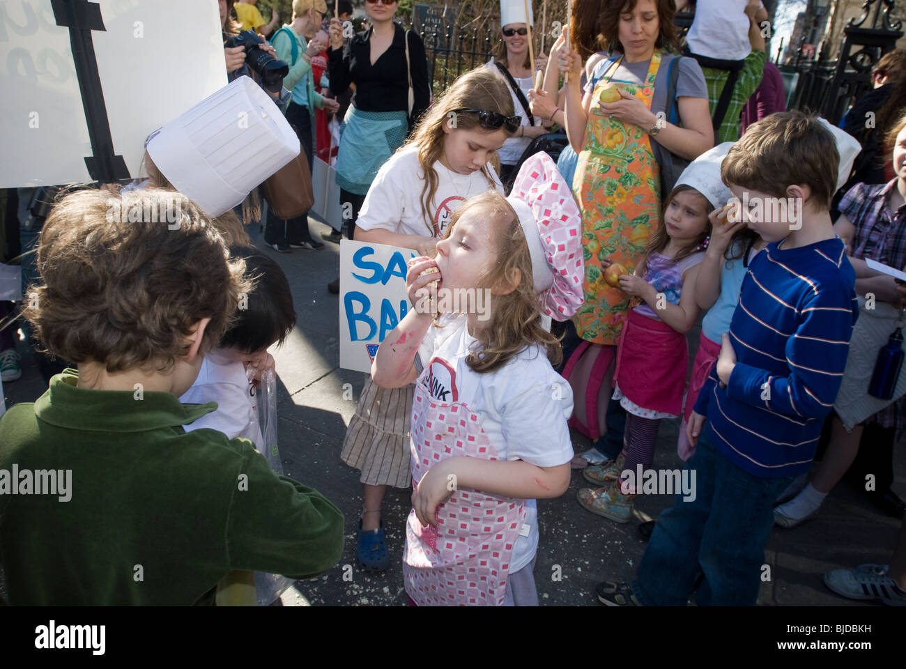 Parents and children rally against New York Dept. of Education ban on ...