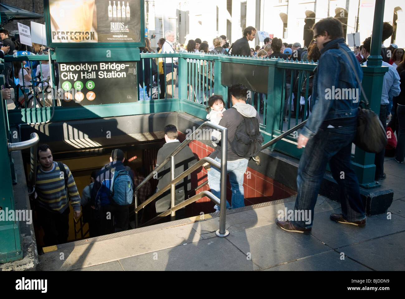 Brooklyn bridge city hall station hi-res stock photography and images ...
