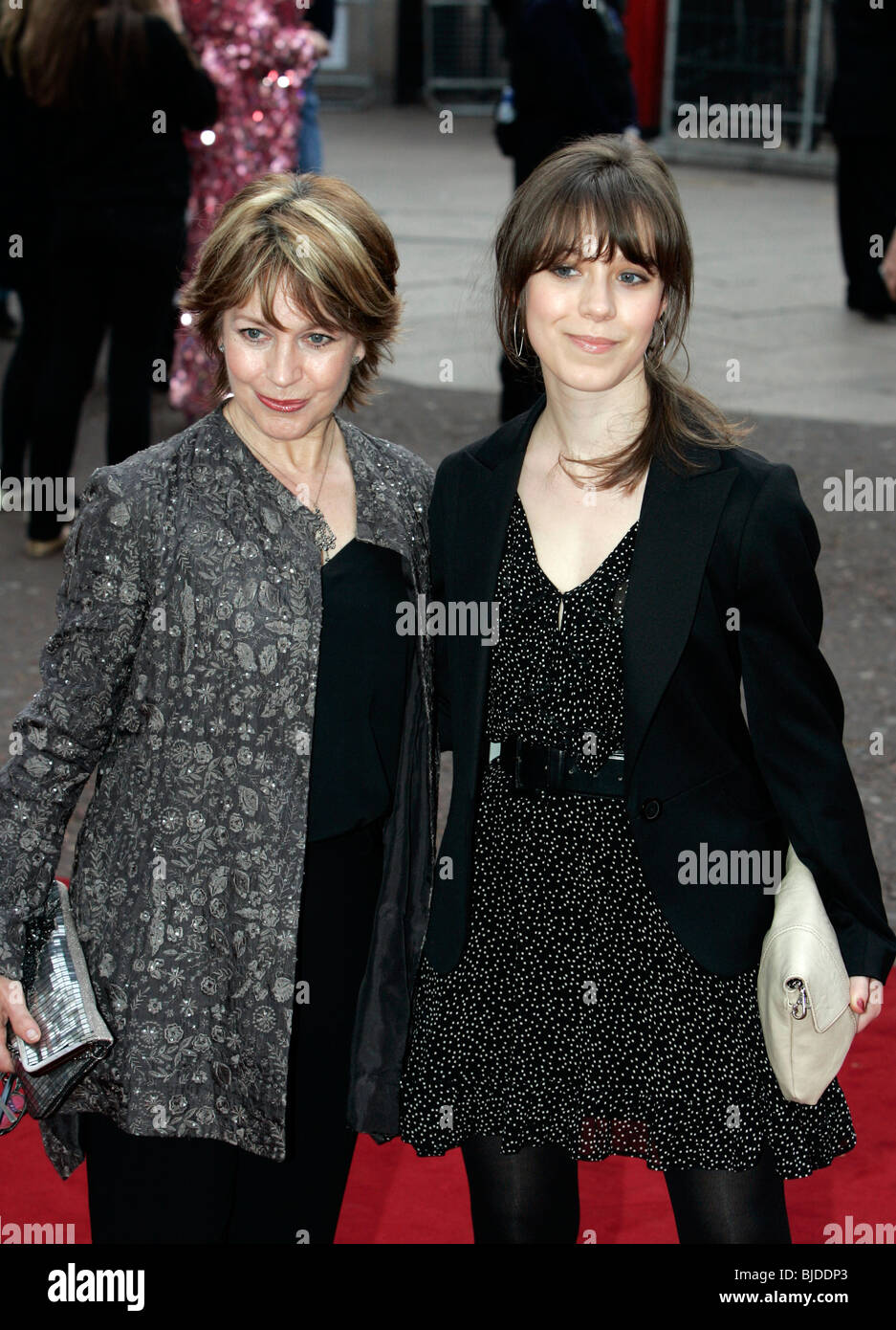 Jan Francis's Instagram, Twitter & Facebook on IDCrawl