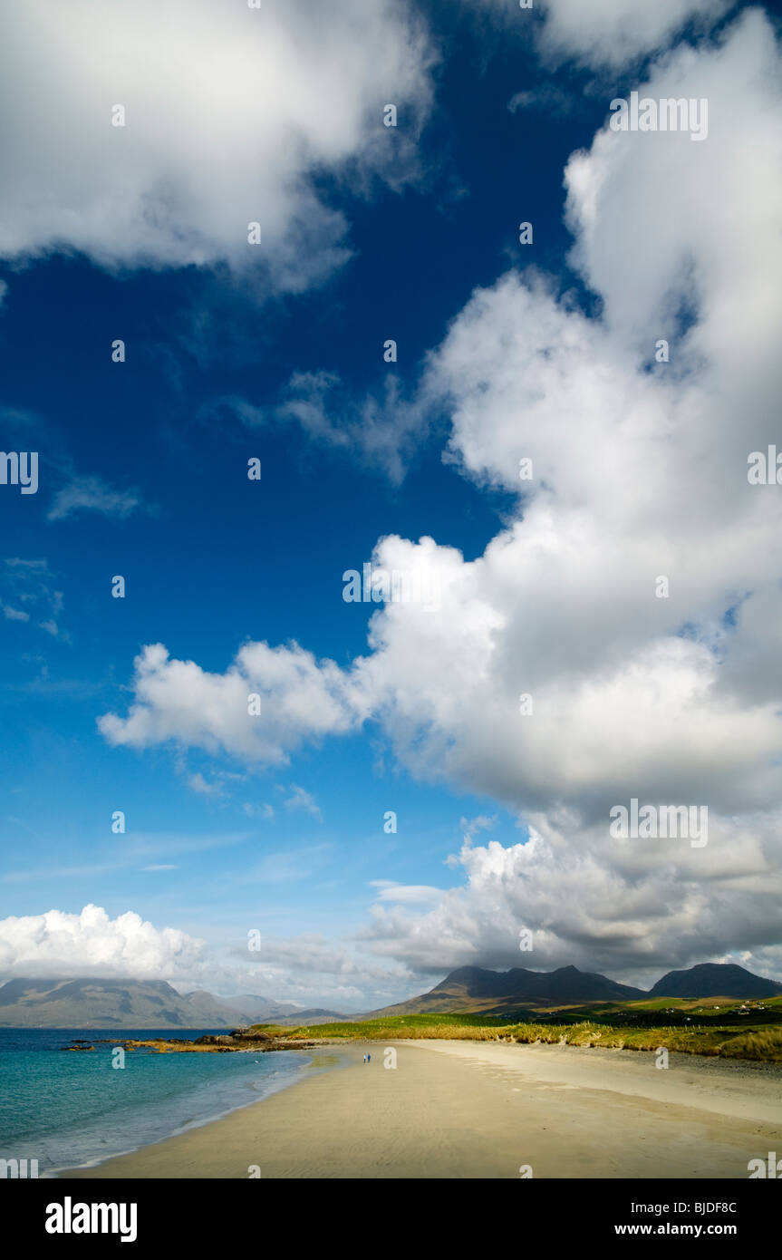 Mweelrea and the mountains of Connemara from Renvyle Beach, County ...