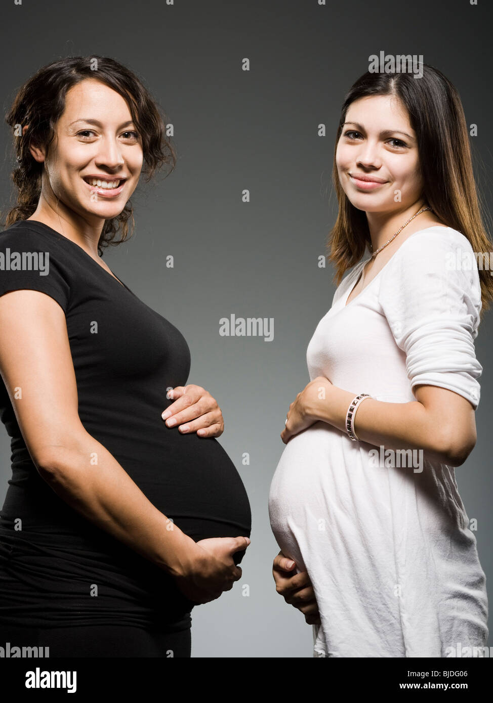 Pregnant women group ethnic hi-res stock photography and images - Alamy