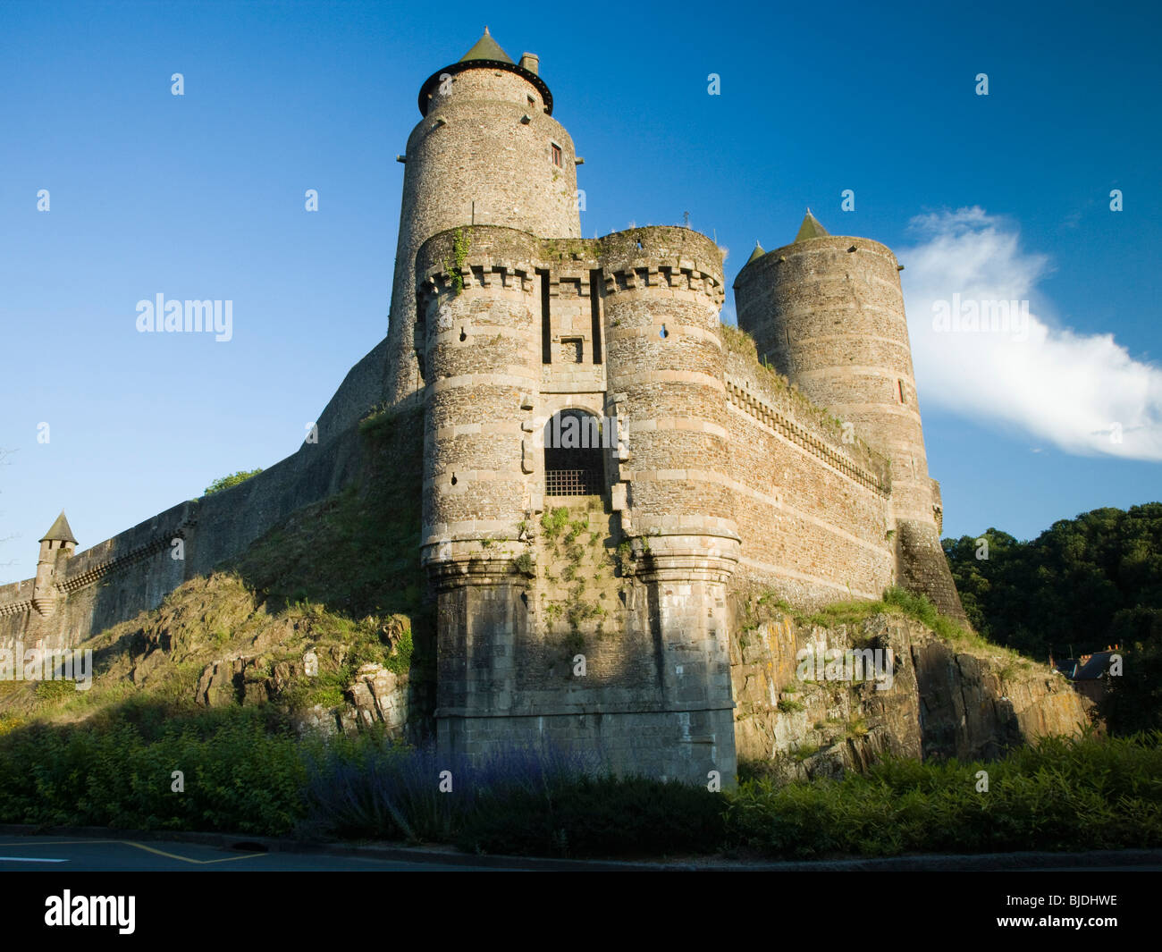 Castle chateau fort hi-res stock photography and images - Alamy