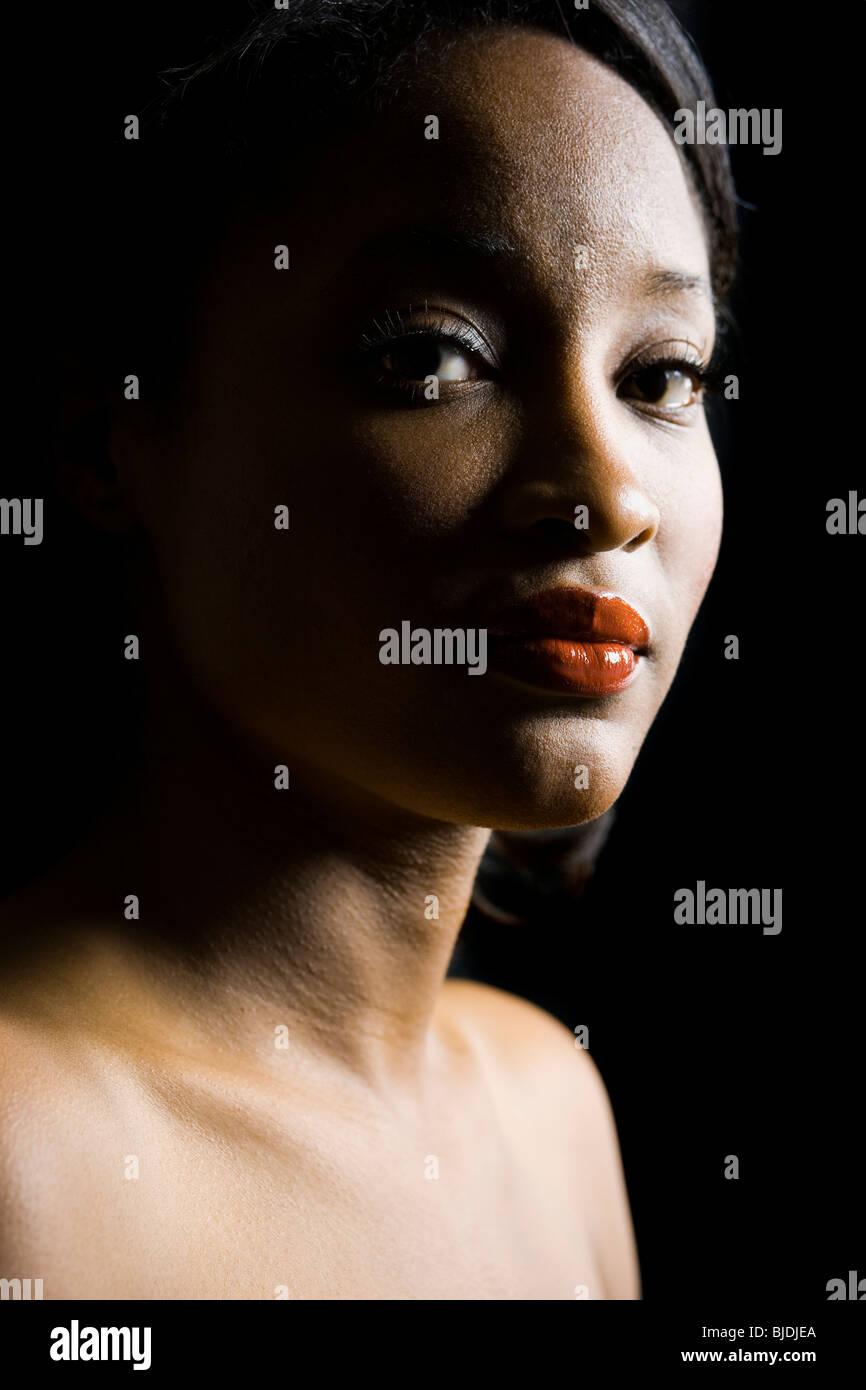 Studio low key profile portrait hi-res stock photography and images - Alamy