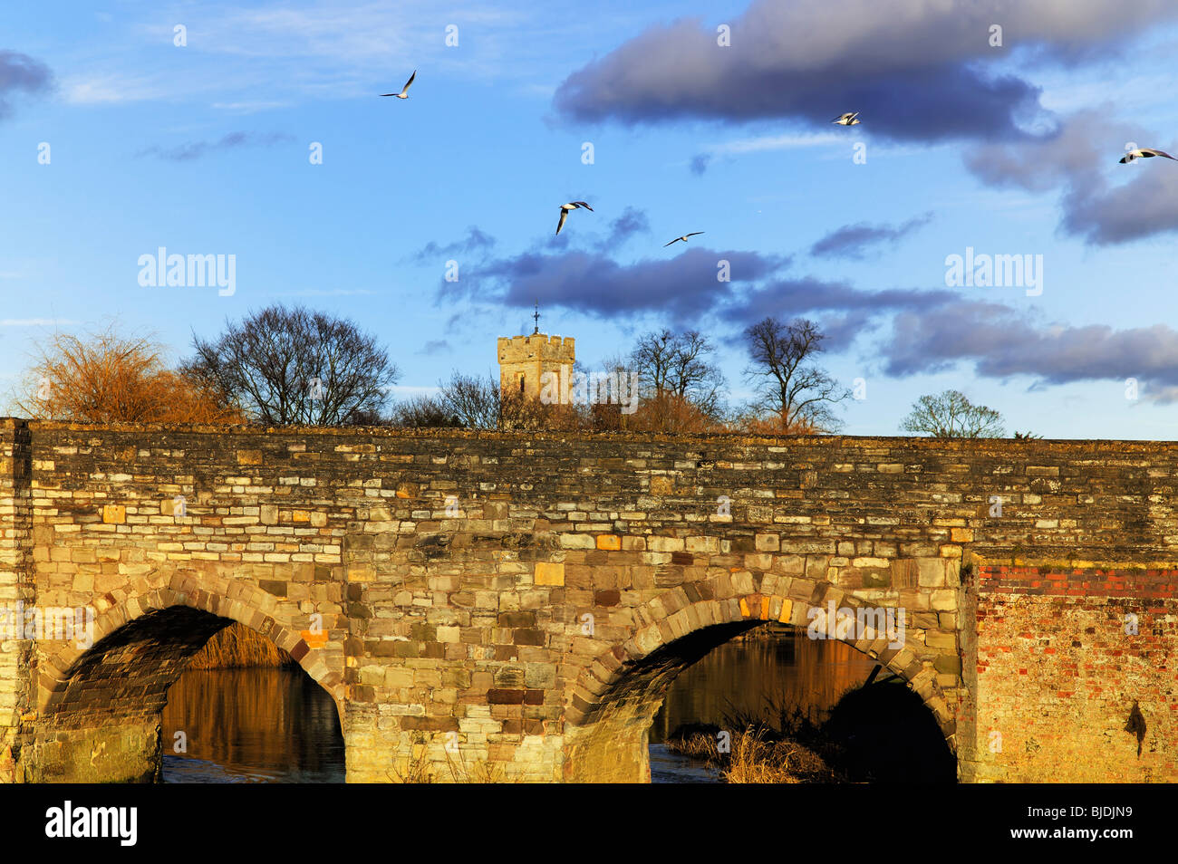 Medieval bridge stratford upon hi-res stock photography and images - Alamy