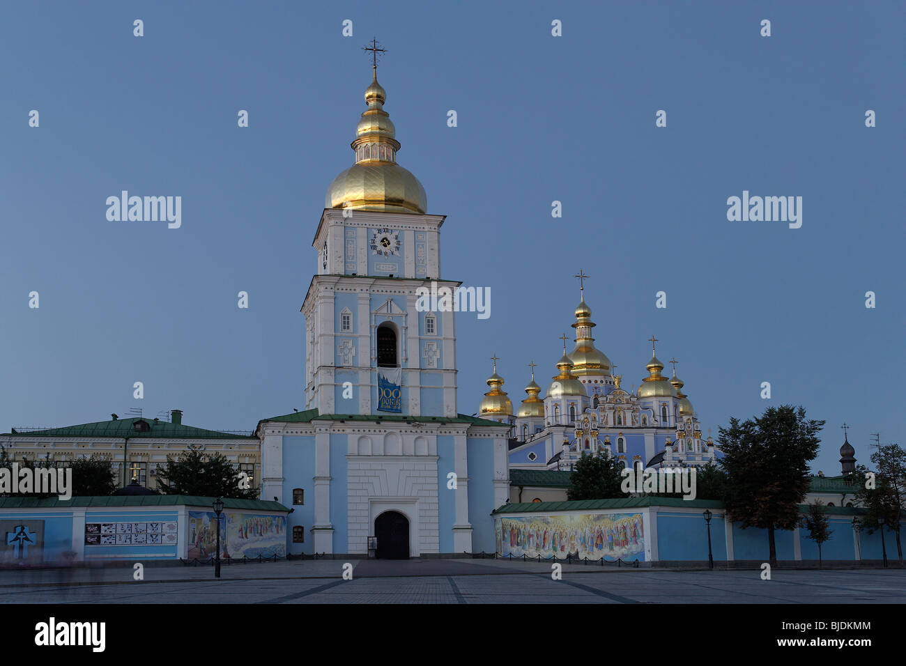 Golden cupolas hi-res stock photography and images - Alamy