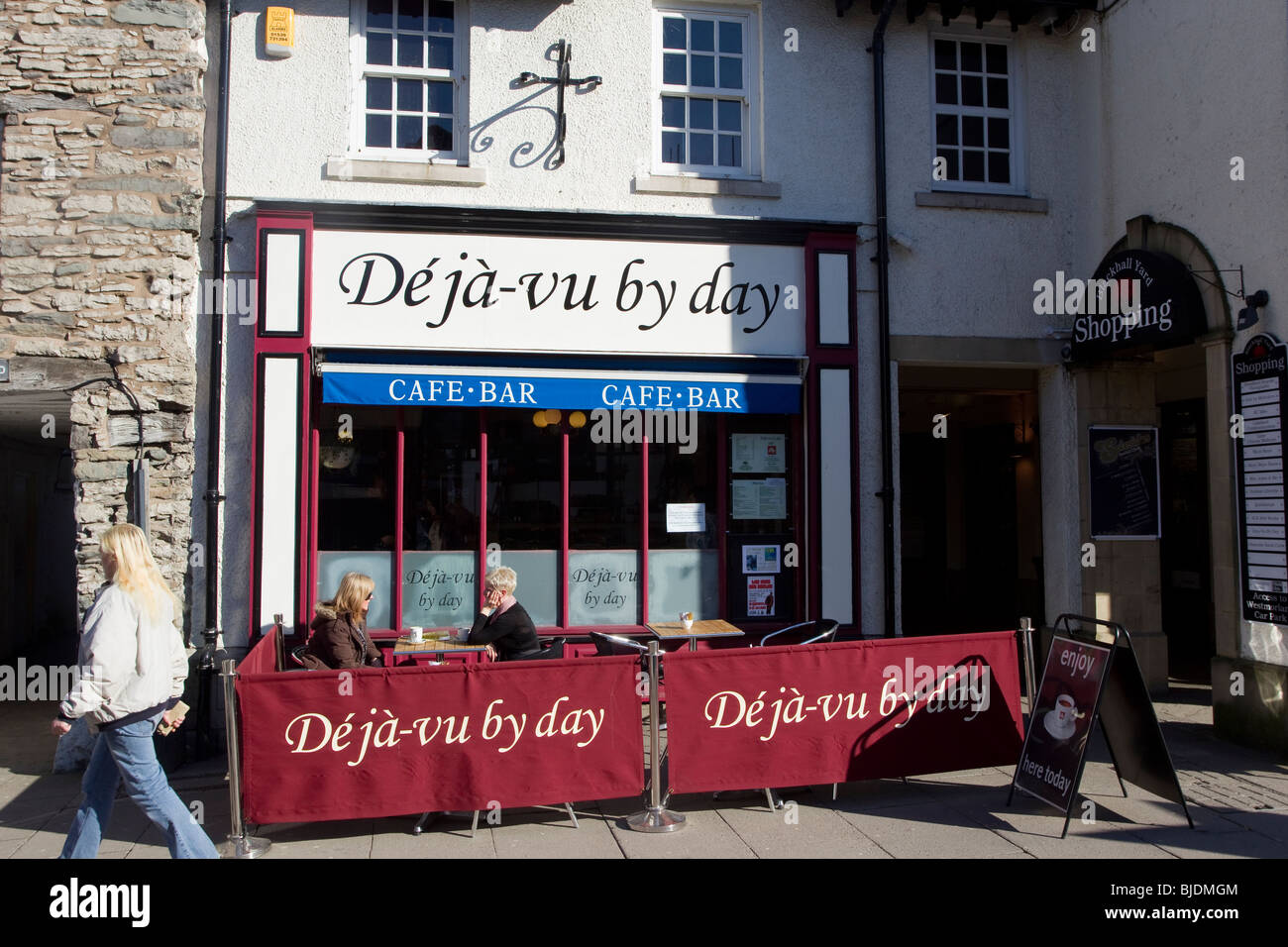 De ja-vu by day Cafe Bar Stock Photo - Alamy