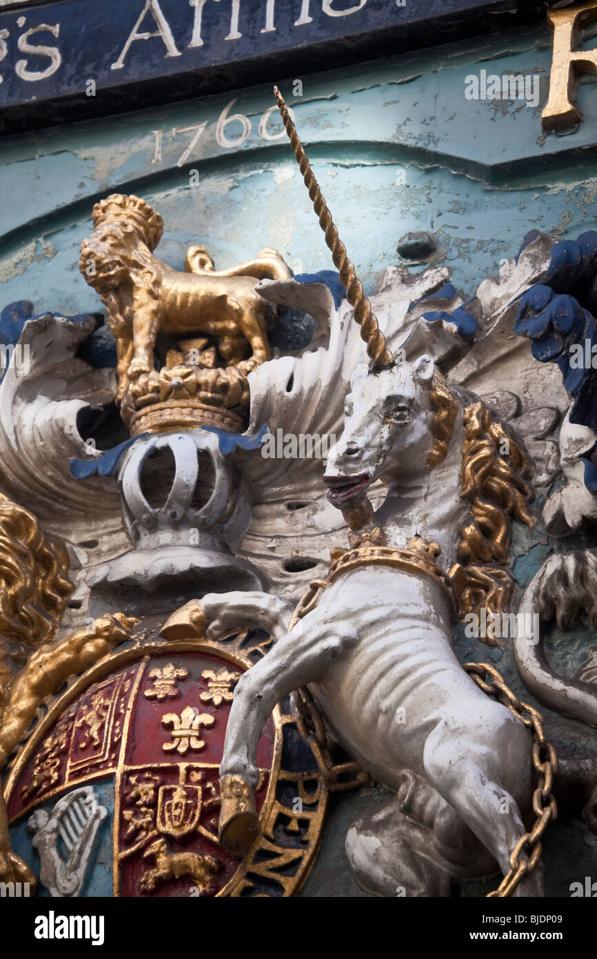 London,Southwark ; The King's Arms,Newcomen Street ; Royal coat of arms ...