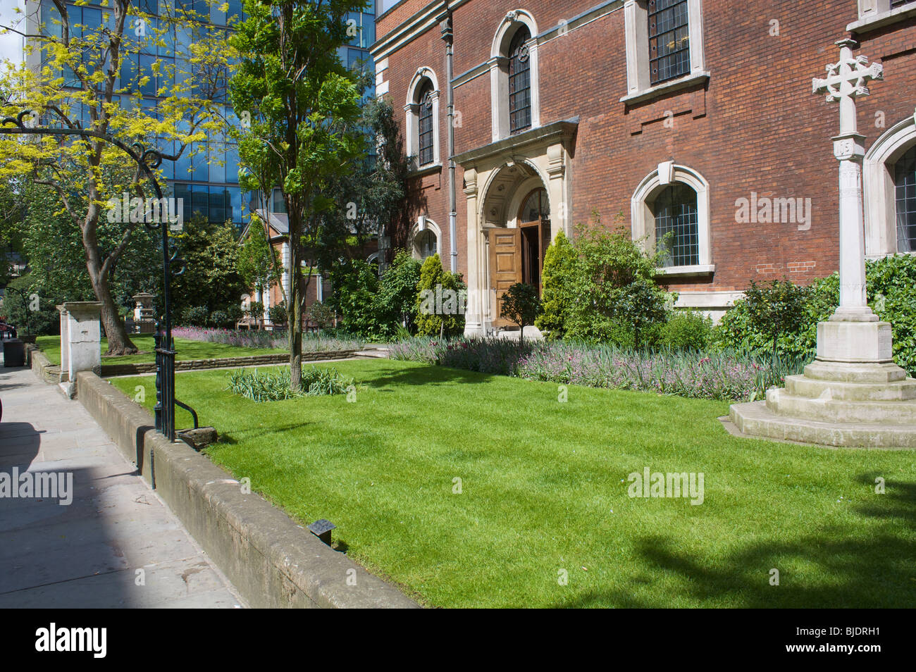 St Botolph's Church, Aldgate, London Stock Photo - Alamy