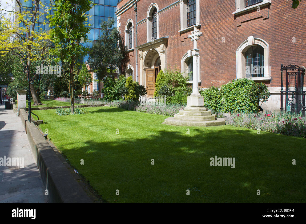 St Botolph's Church, Aldgate, London. Variation two Stock Photo - Alamy