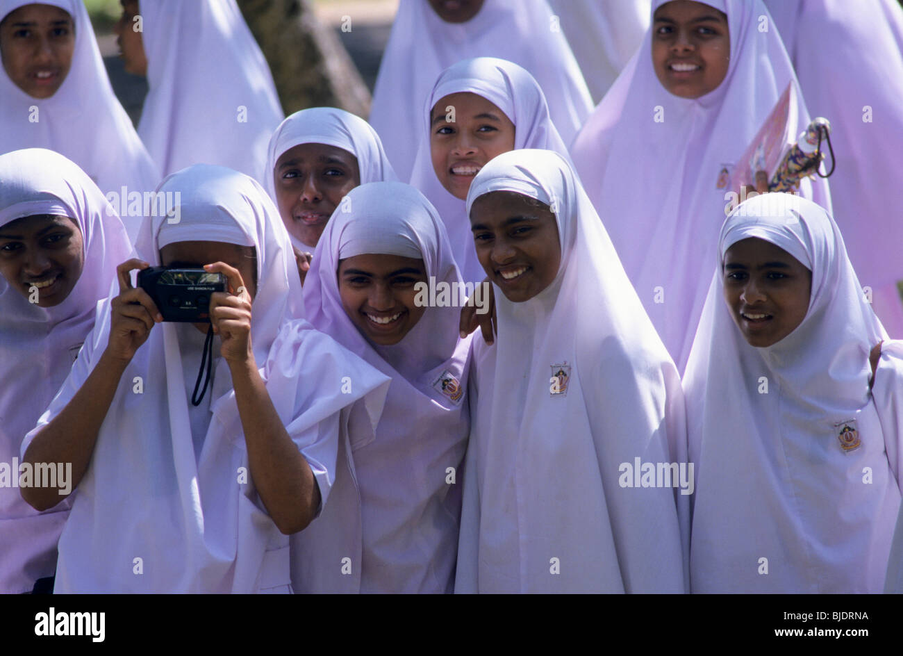 School girls kandy sri lanka hi-res stock photography and images - Alamy