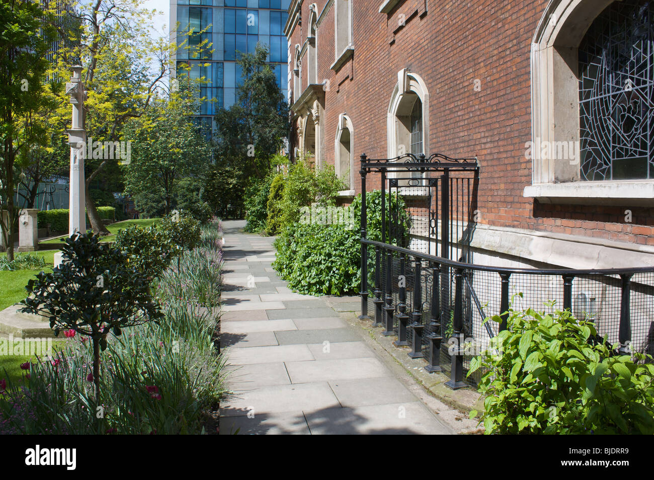St Botolph's Church, Aldgate, London. Alternative Stock Photo - Alamy