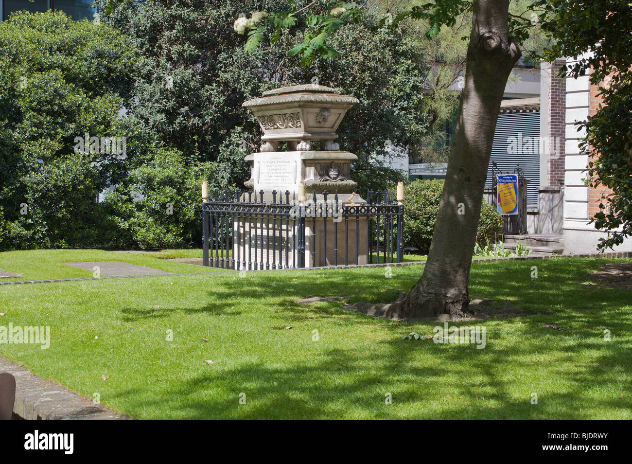 St botolphs aldgate in london hi-res stock photography and images - Alamy