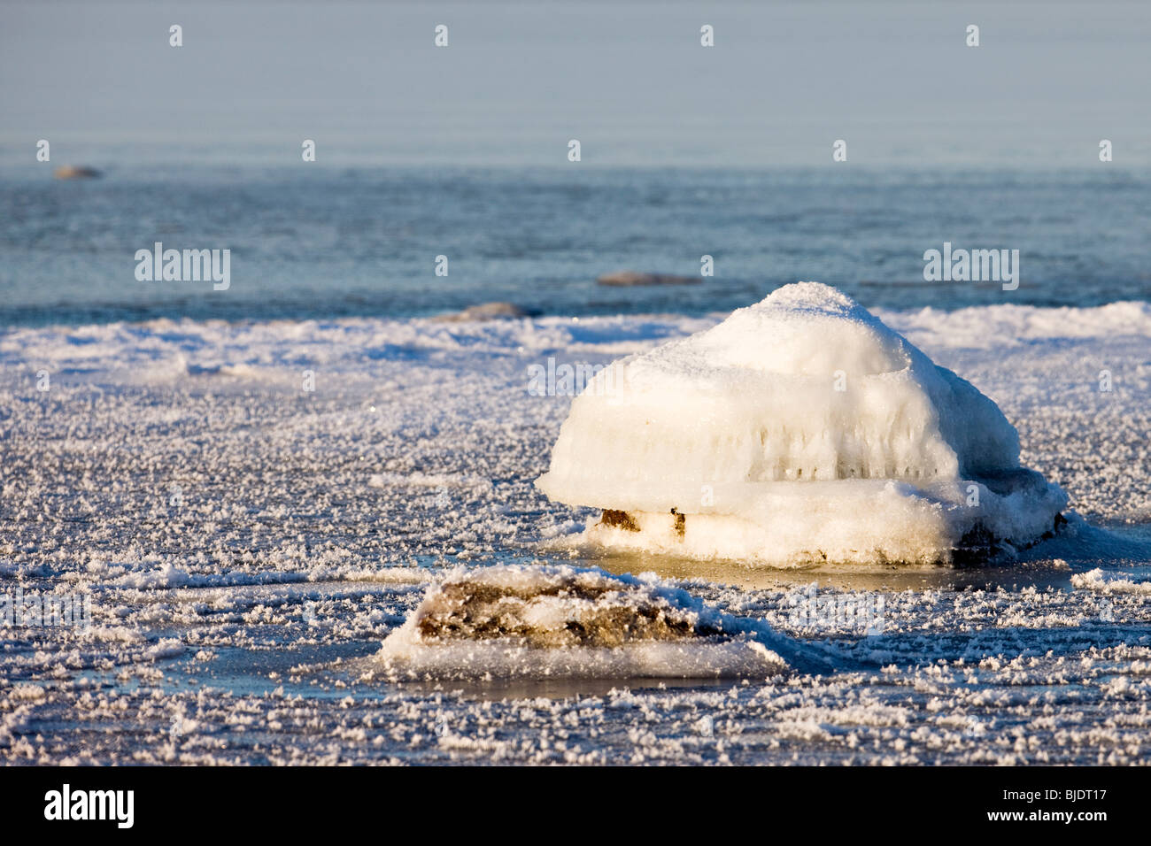 Lump ice hi-res stock photography and images - Alamy