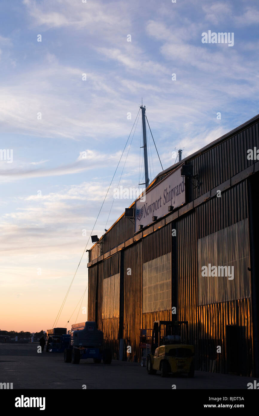 Newport shipyard sign hi-res stock photography and images - Alamy