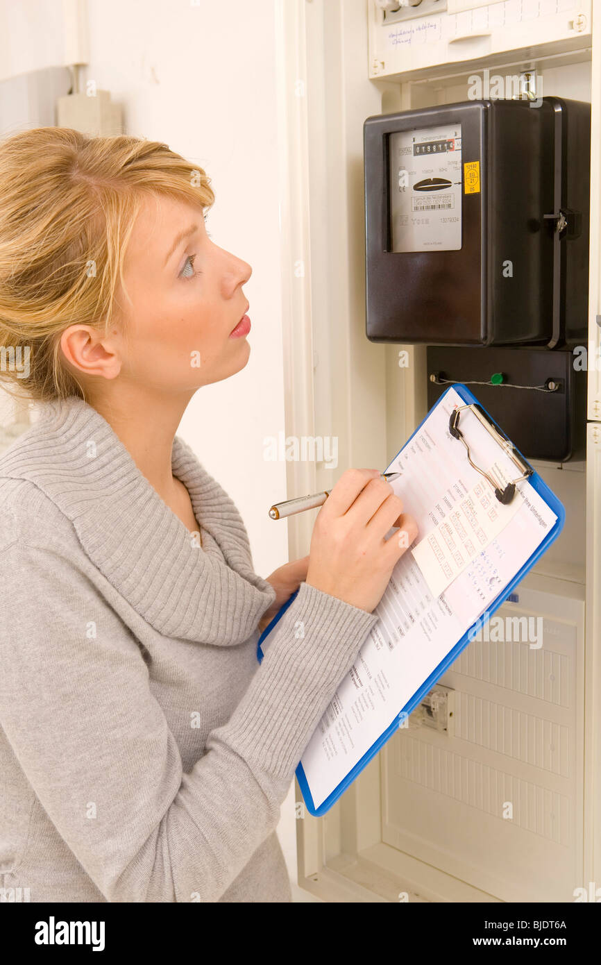 Meter Reading Stock Photos & Meter Reading Stock Images - Alamy