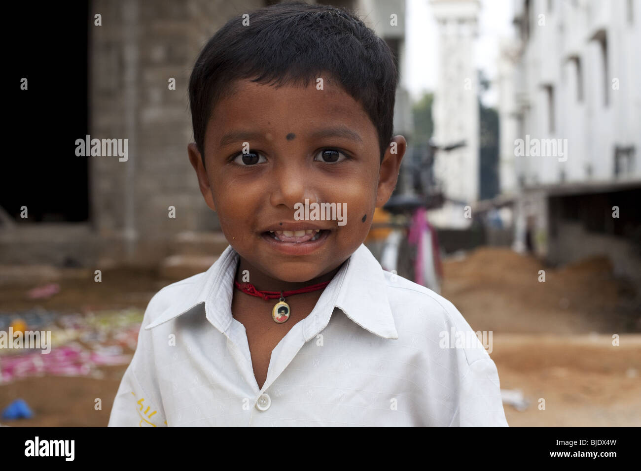 Poor indian street boy hi-res stock photography and images - Alamy