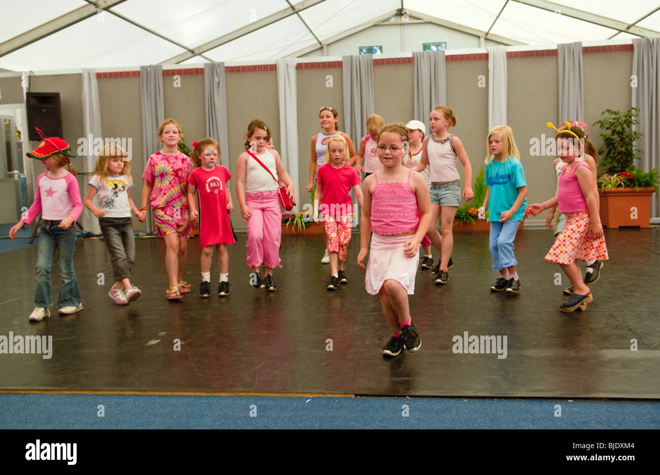 Clog dancing wales hi-res stock photography and images - Alamy