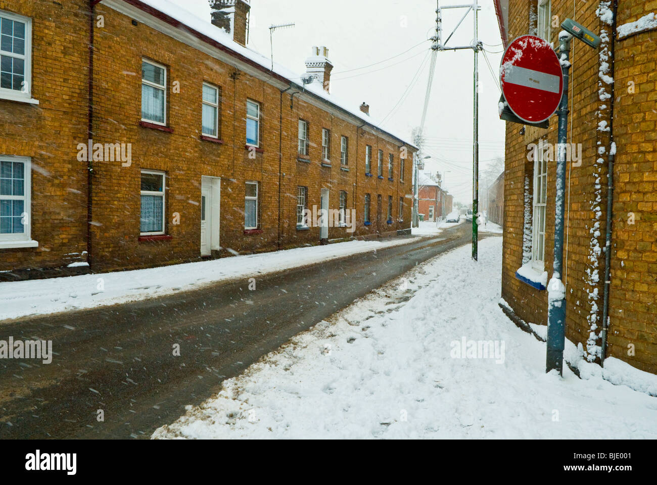 Victorian terrace snow Stock Photo - Alamy