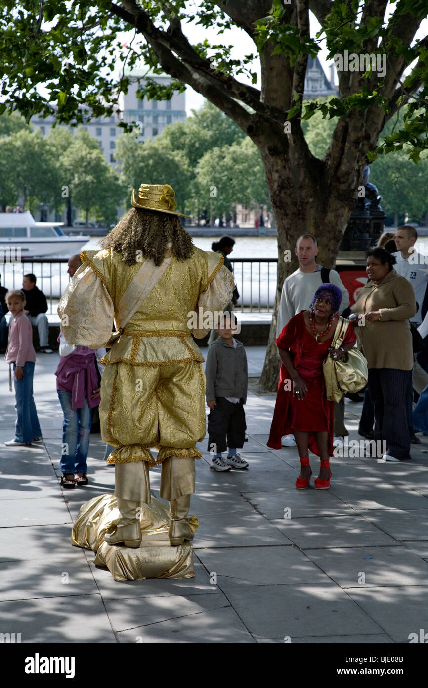 Human statue south bank london hi-res stock photography and images - Alamy