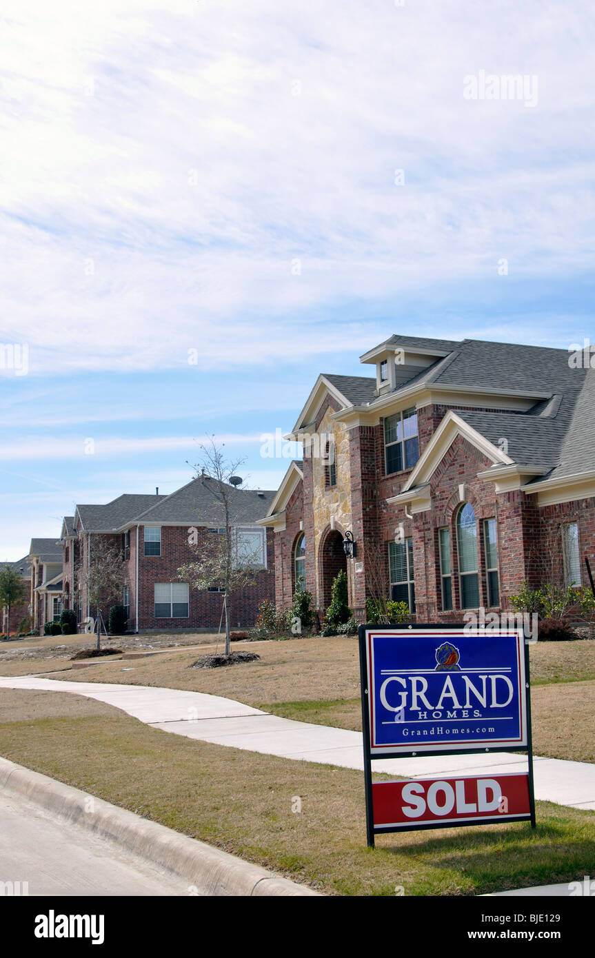 House SOLD sign Stock Photo - Alamy