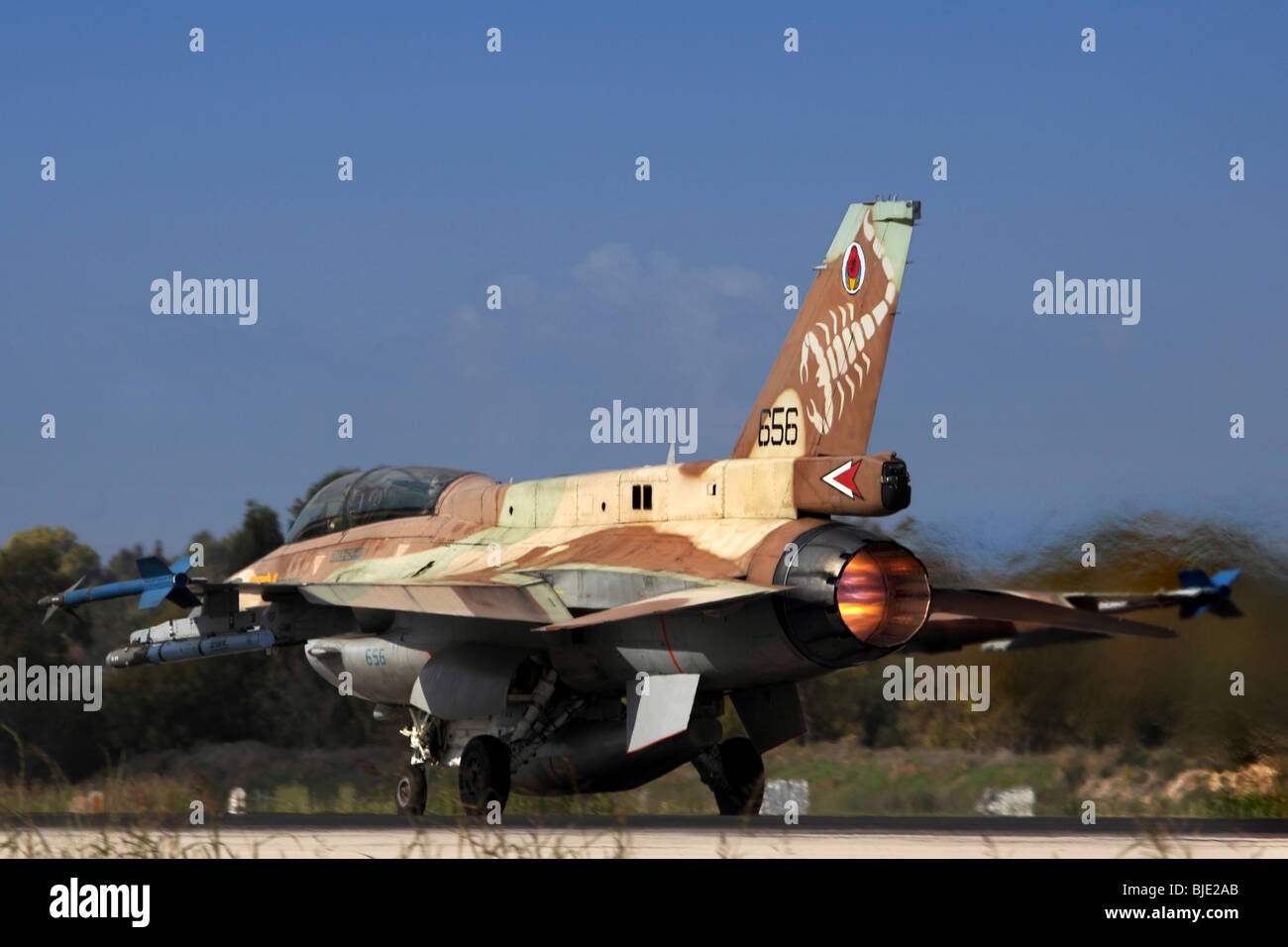 Israeli Air Force (IAF) F-16D Fighter jet at take off Stock Photo - Alamy