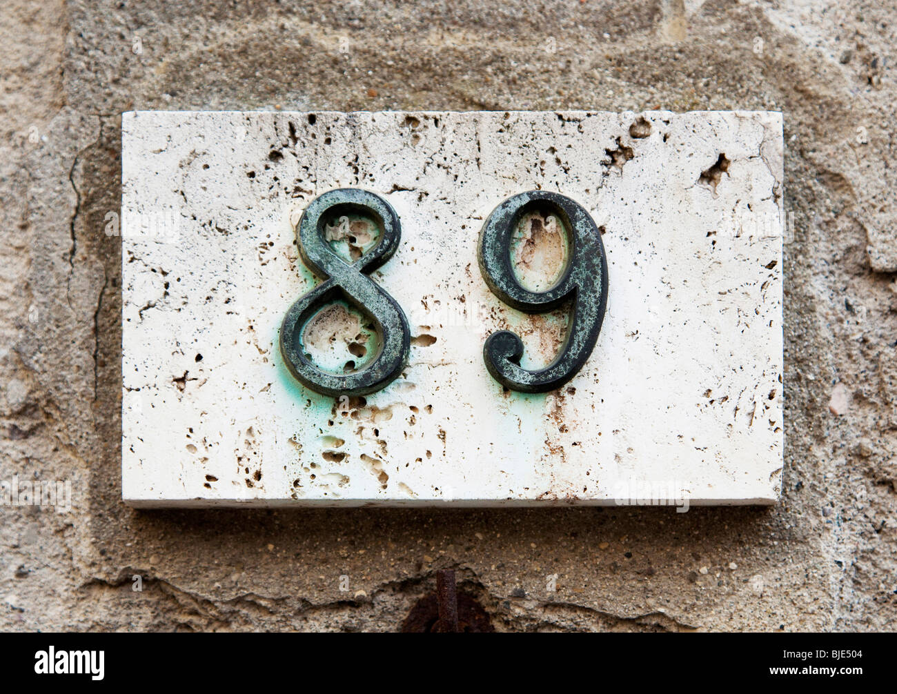 The wall with house number plate hi-res stock photography and images ...