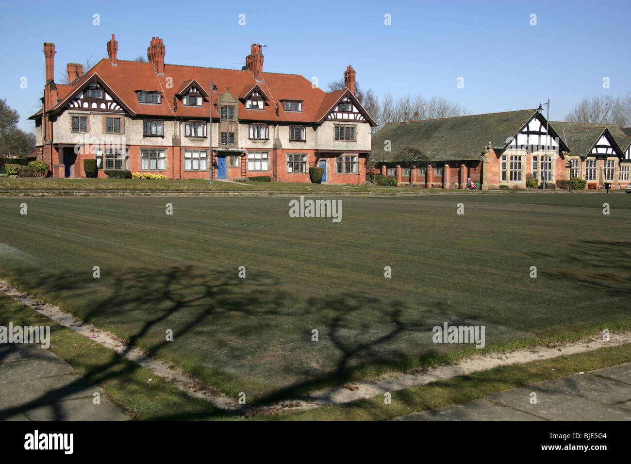 Village of Port Sunlight, England. Port Sunlight’s bowling green with ...