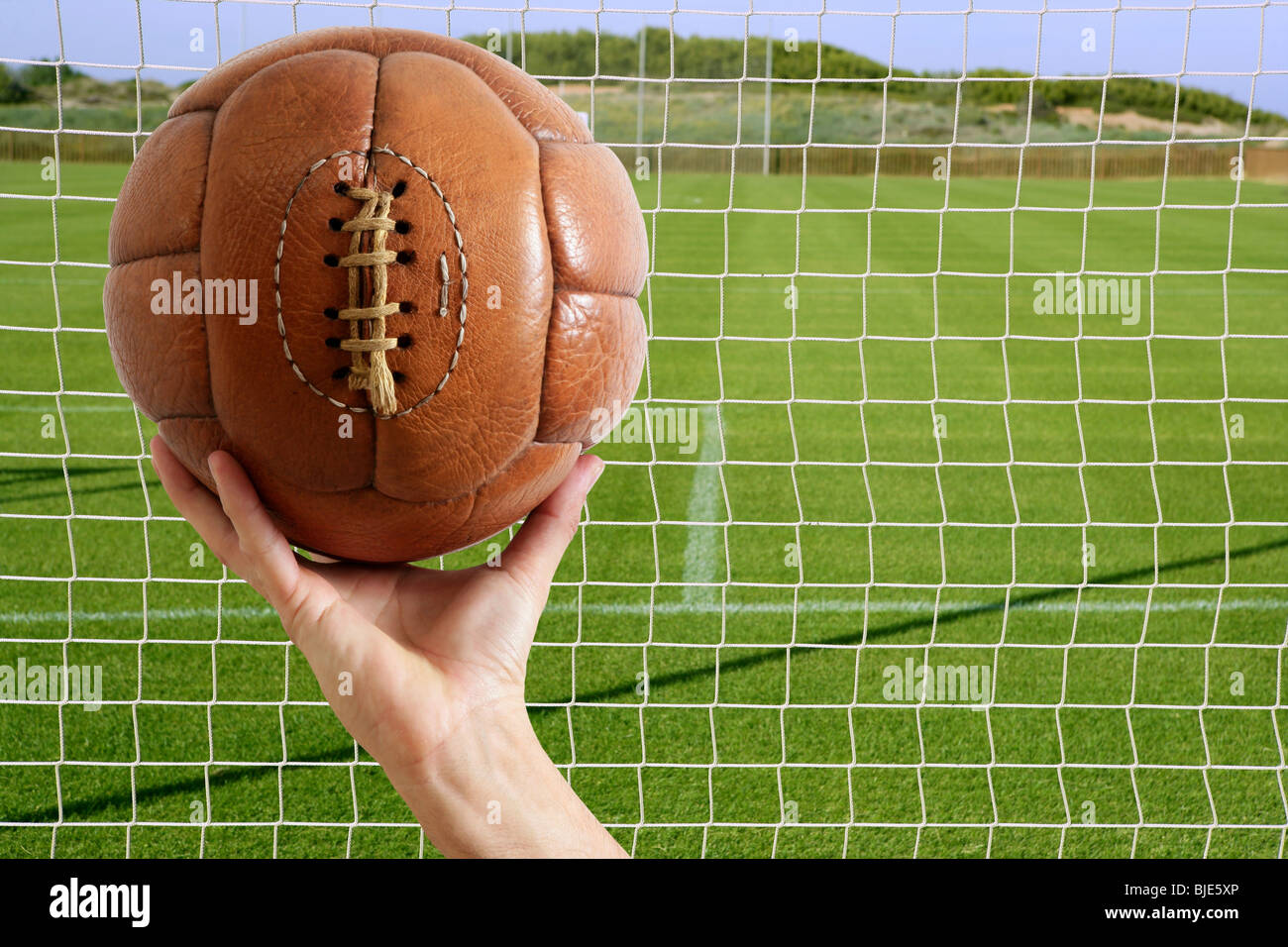 Vintage soccer hi-res stock photography and images - Alamy