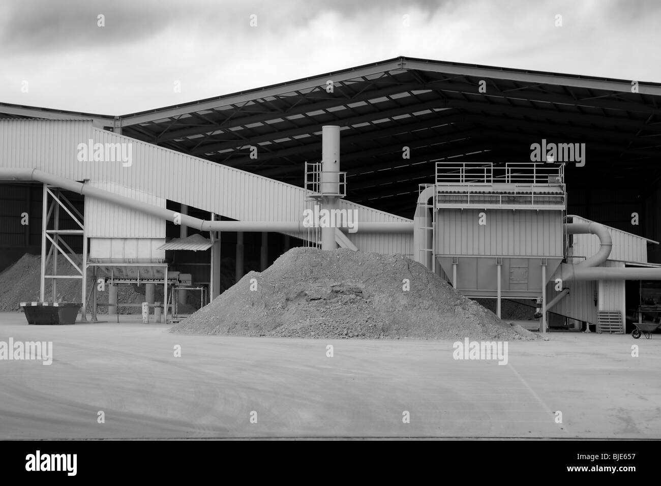 Aggregates and gravel stones construction factory Stock Photo - Alamy