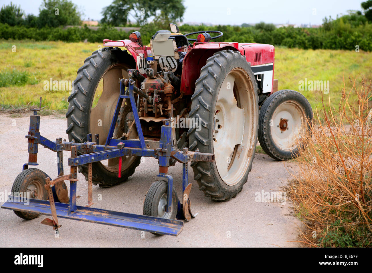 Retro tractor hi-res stock photography and images - Alamy