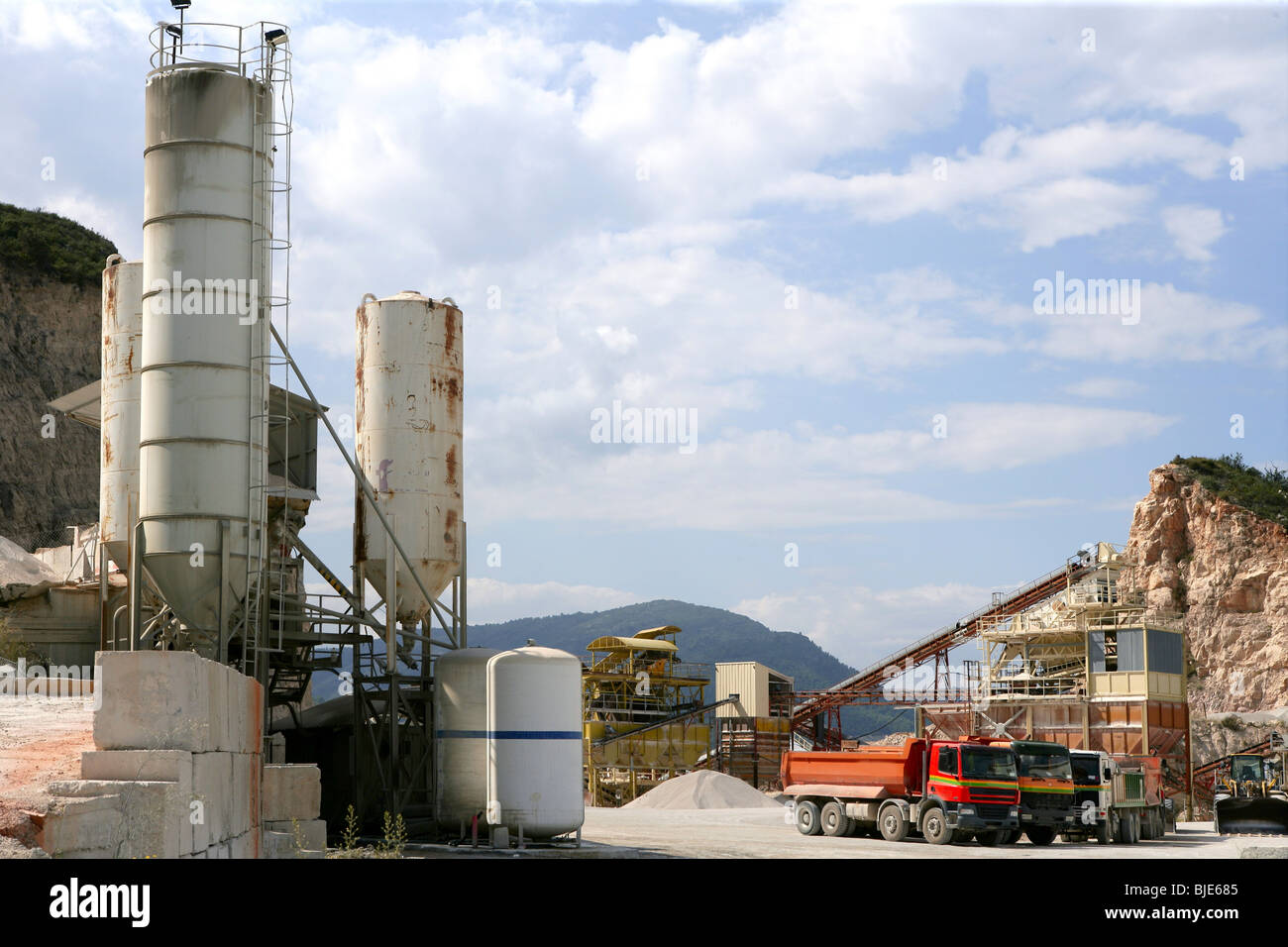 Sand loading tower hi-res stock photography and images - Alamy