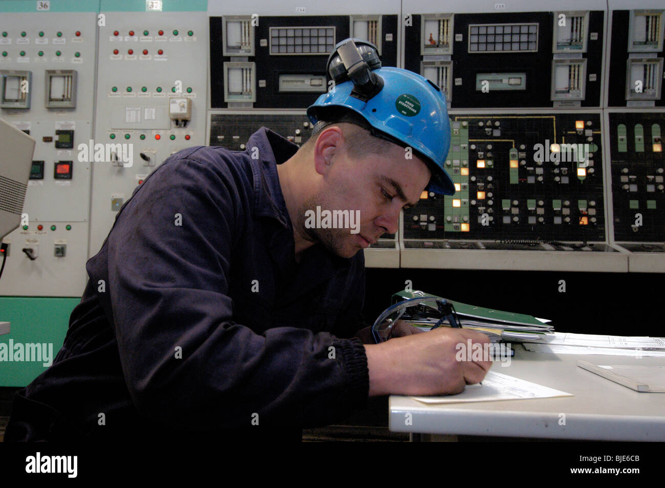 Oil refinery control room hi-res stock photography and images - Alamy