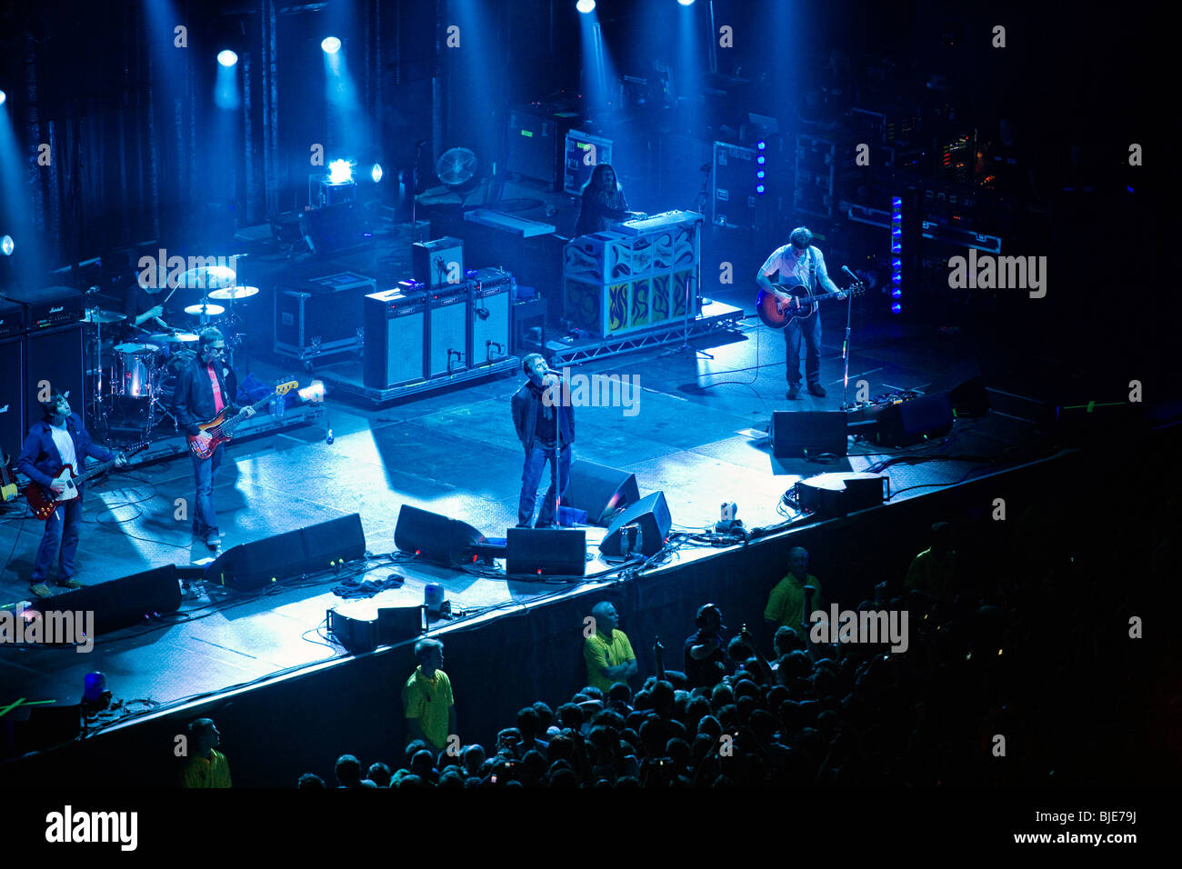 Gallagher brothers perform hi-res stock photography and images - Alamy
