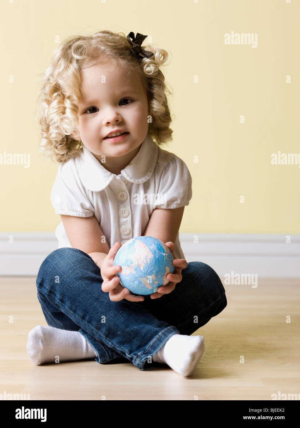 little girl with globe Stock Photo - Alamy little girl with globe Stock Photo - Alamy