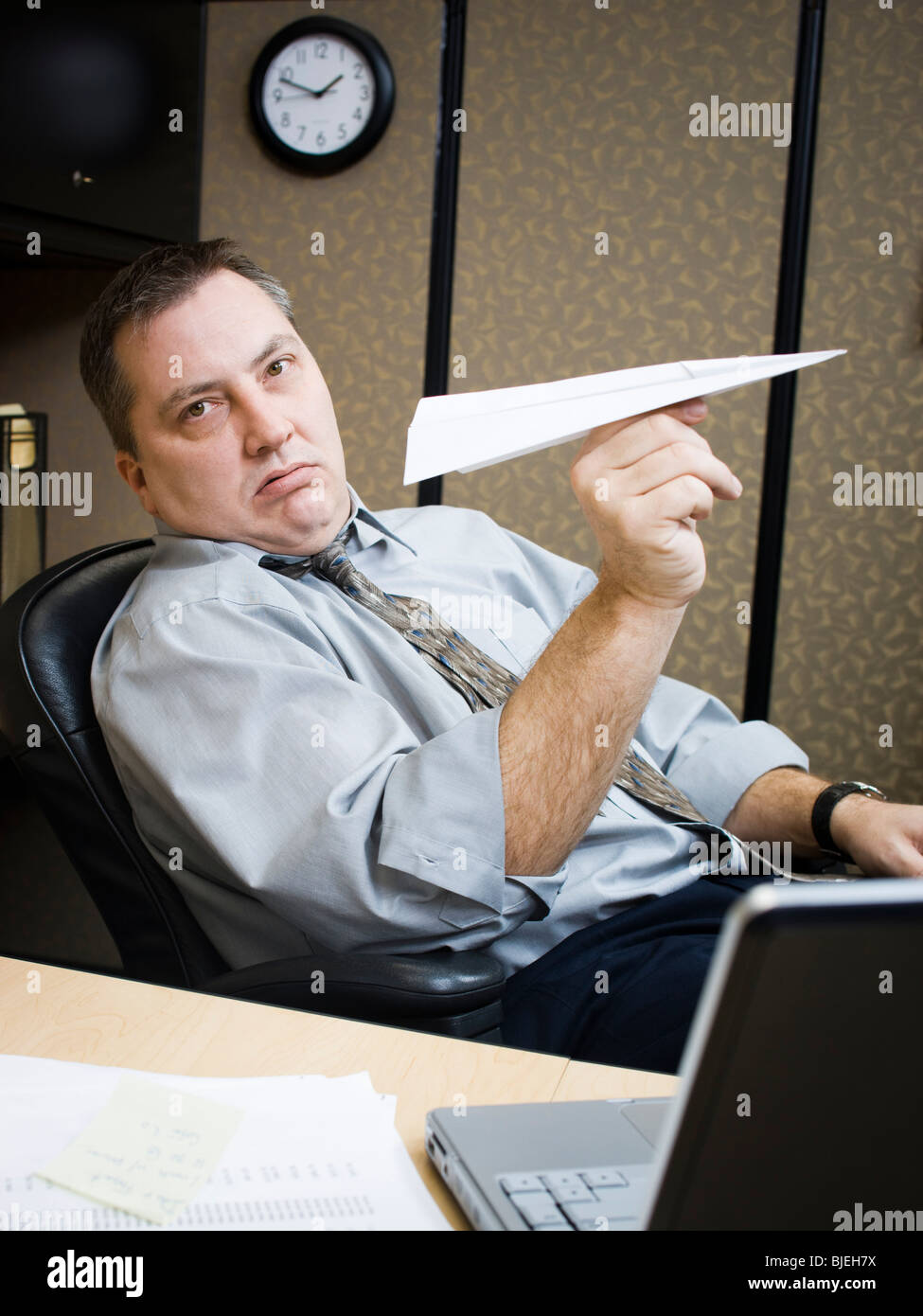 Bored office worker cubicle hi-res stock photography and images - Alamy