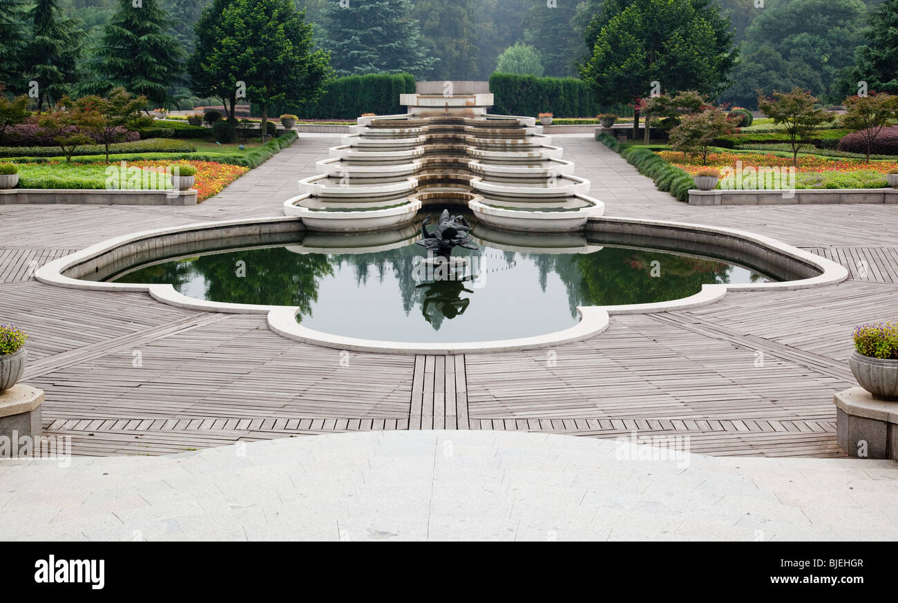 Calm water feature hi-res stock photography and images - Alamy