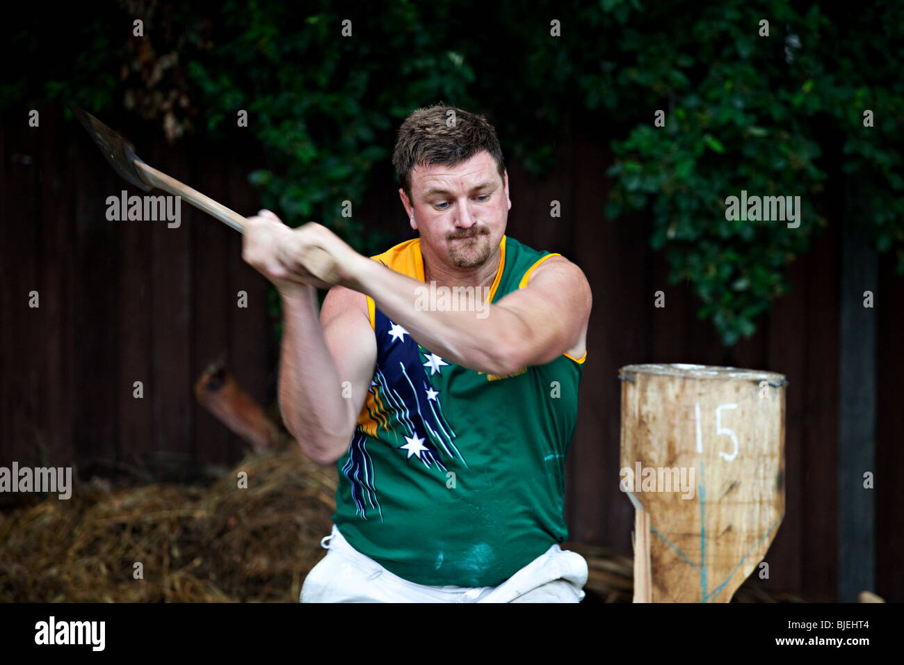 Wood chopping competition hi-res stock photography and images - Alamy