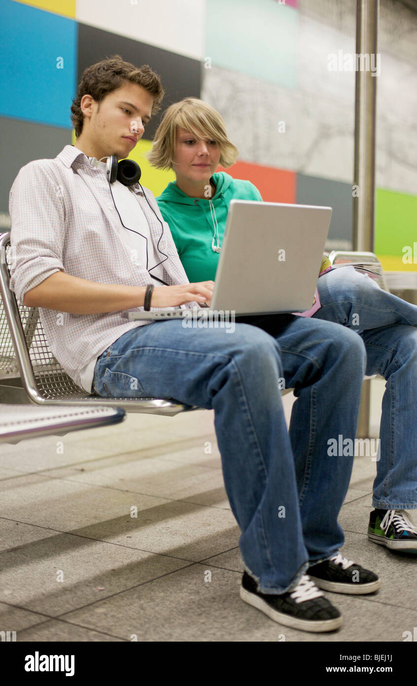 Tube statio hi-res stock photography and images - Alamy