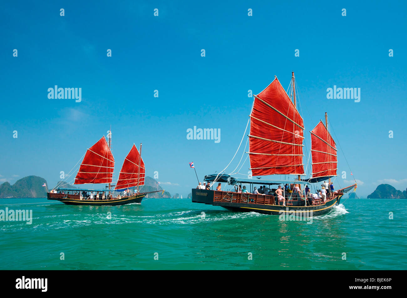 Sailing junks hi-res stock photography and images - Alamy