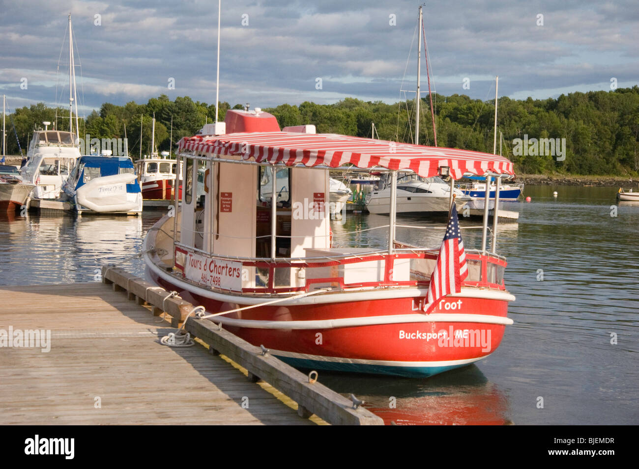 Small powerboats hi-res stock photography and images - Alamy