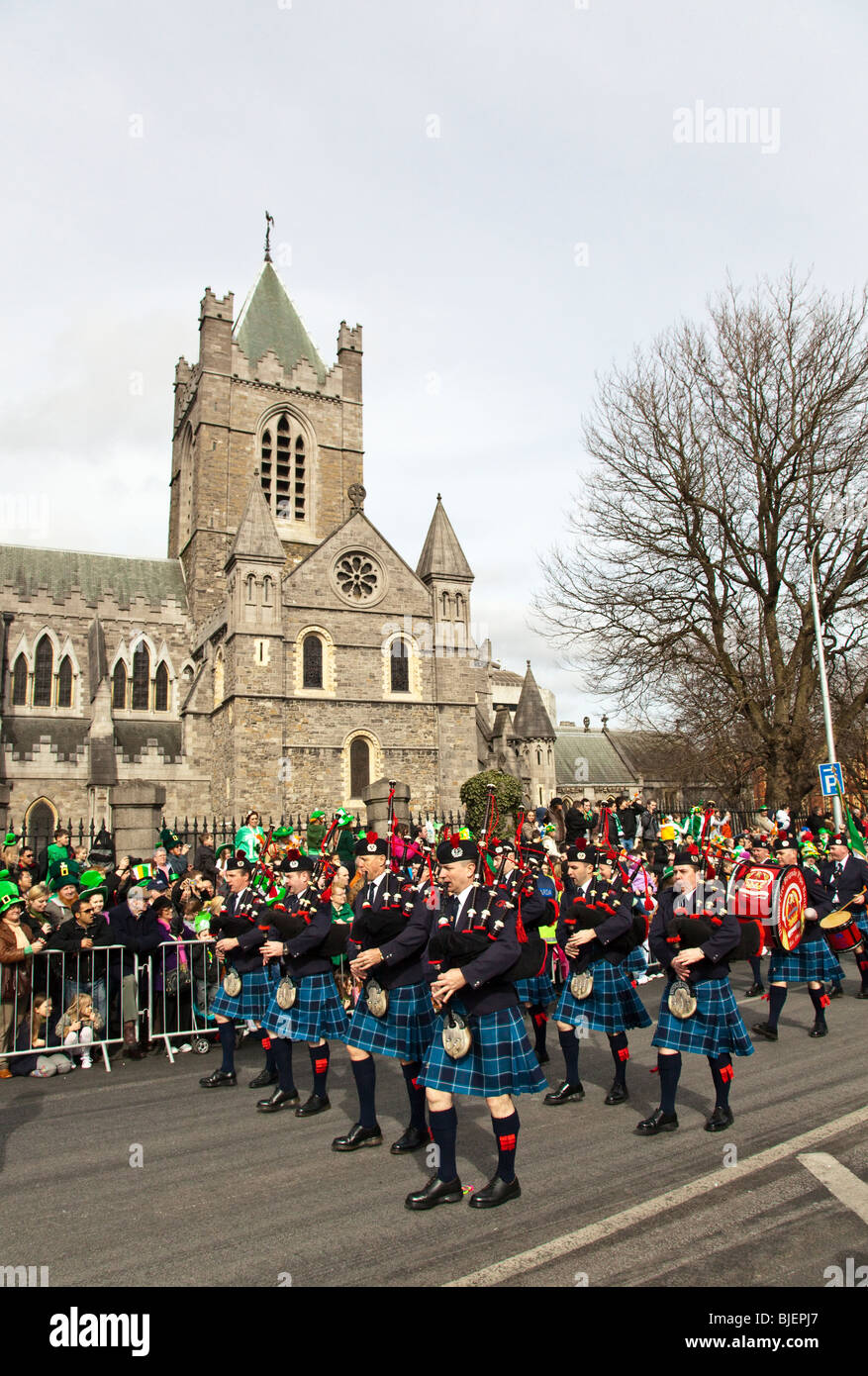 Ireland parade hi-res stock photography and images - Alamy
