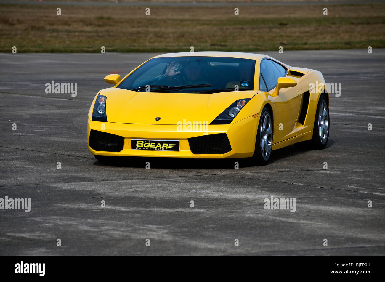 Yellow lamborghini gallardo hi-res stock photography and images - Alamy