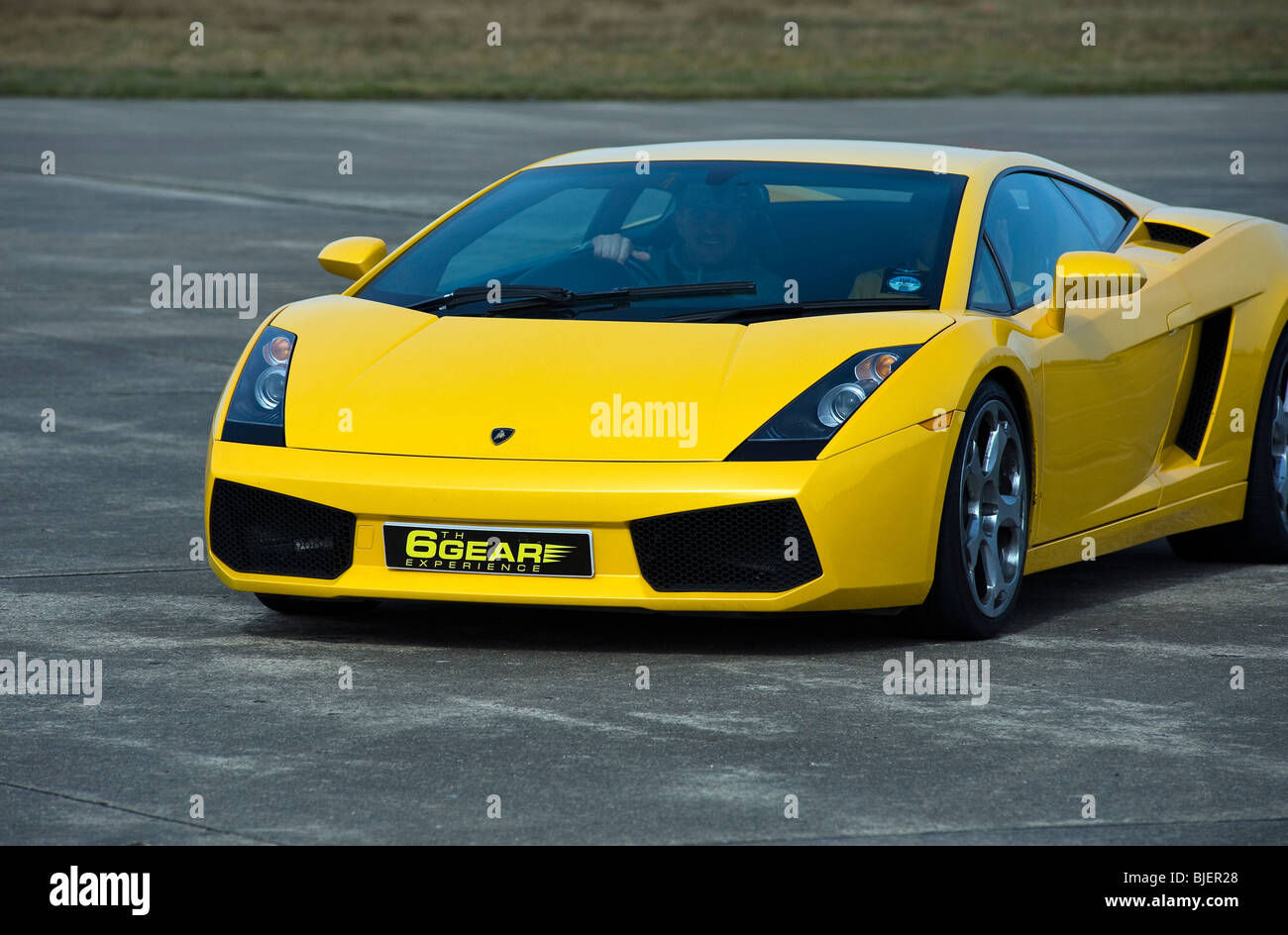 Yellow lamborghini gallardo hi-res stock photography and images - Alamy