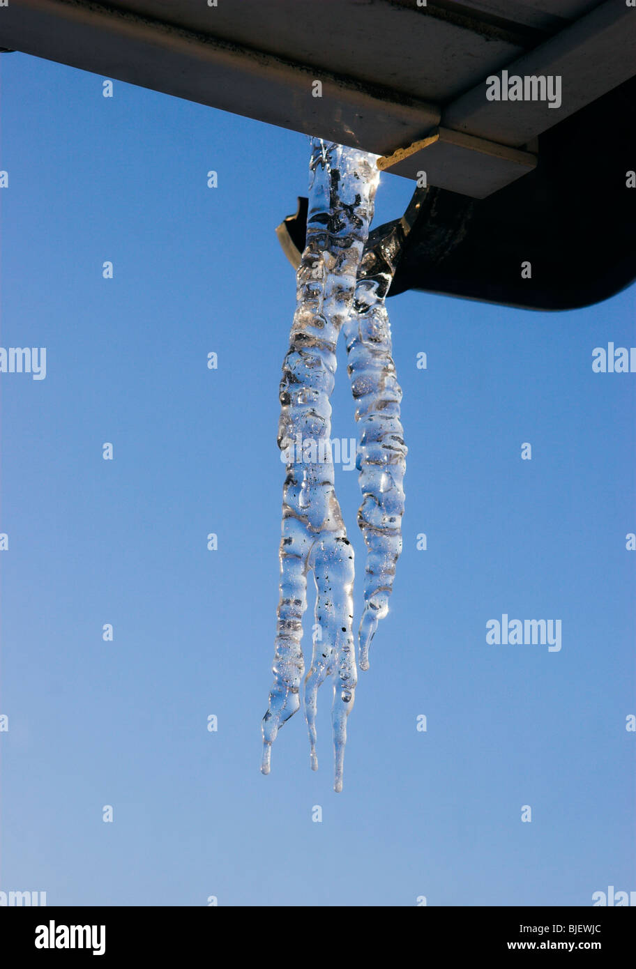 Broken gutter hi-res stock photography and images - Alamy