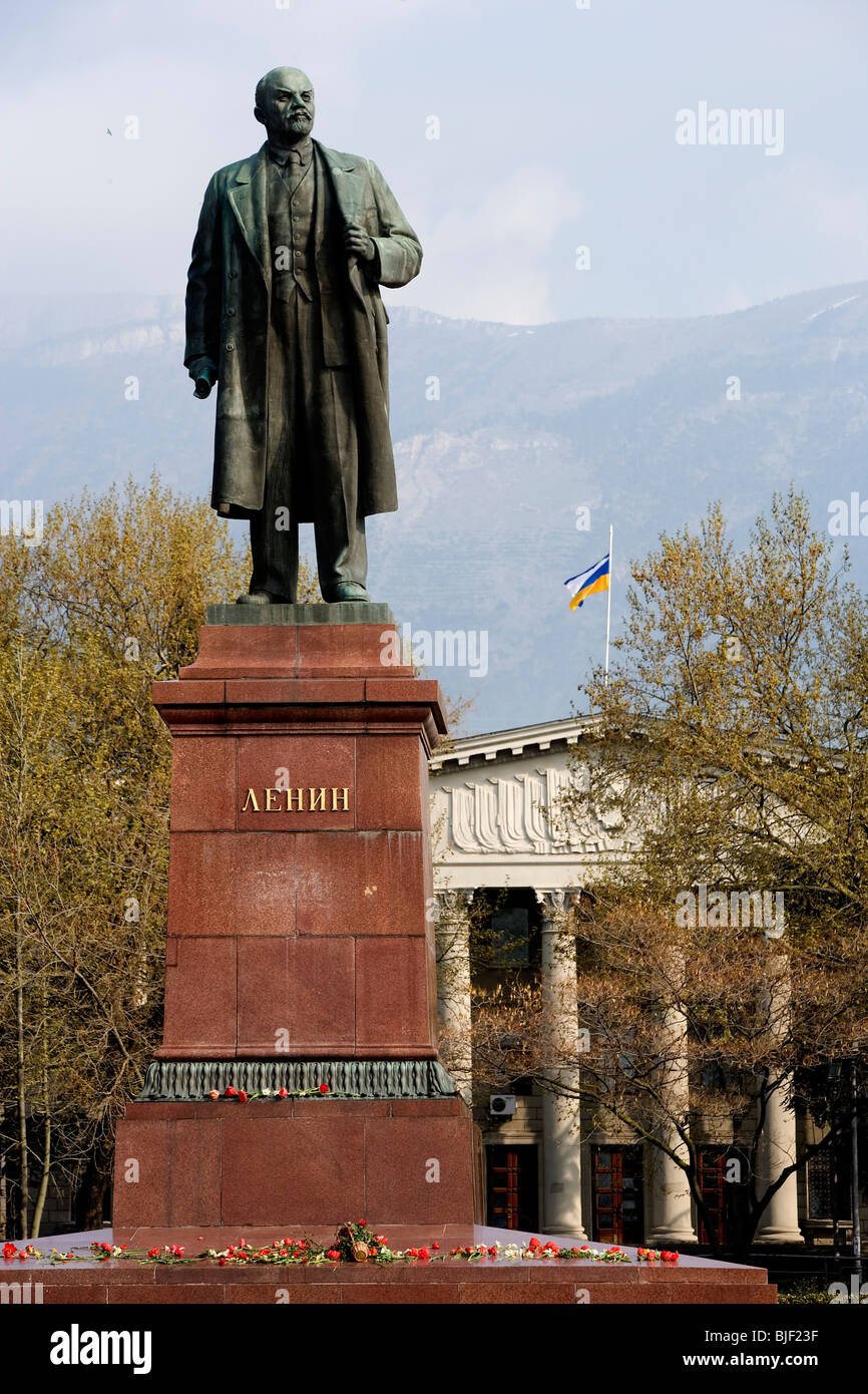 Ukraine,Crimea,Yalta,Lenin square,Lenin statue Stock Photo - Alamy