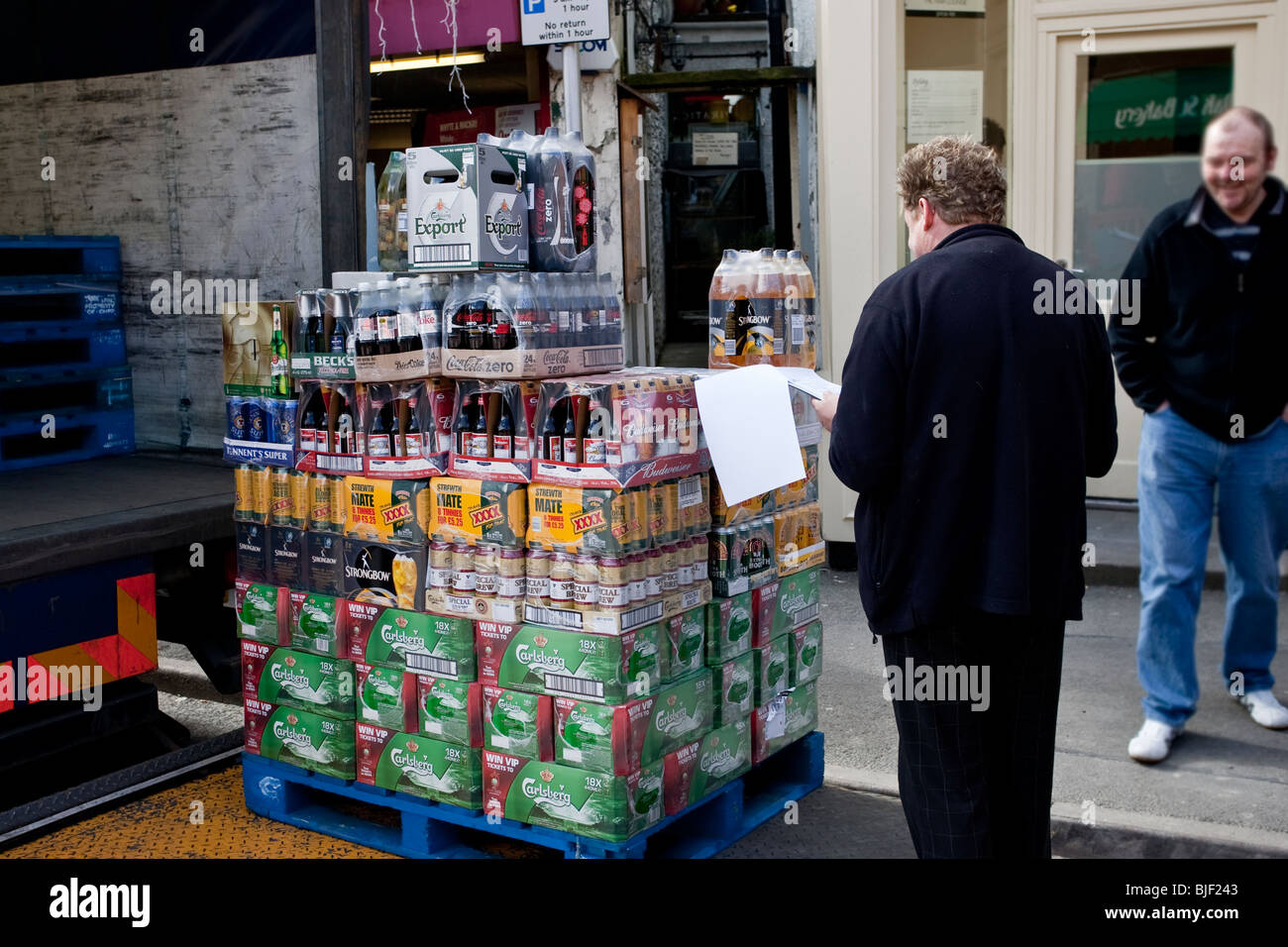 Drinks lorry hi-res stock photography and images - Alamy