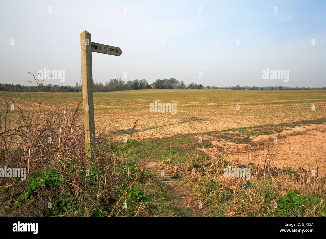 Fingerpost field hi-res stock photography and images - Alamy