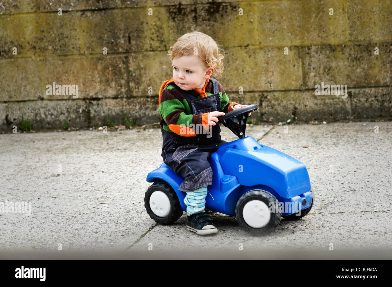 Trundle wheel hi-res stock photography and images - Alamy