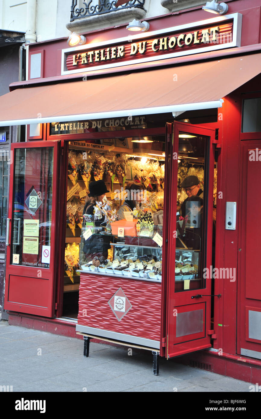 chocolate shop in paris Stock Photo - Alamy